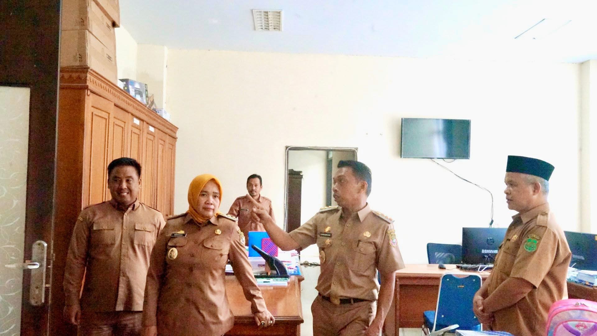 Pastikan Pelayanan dan Kinerja Optimal,Bupati dan Wakil Bupati Sidrap”Sidak”Sejumlah Ruangan di ...